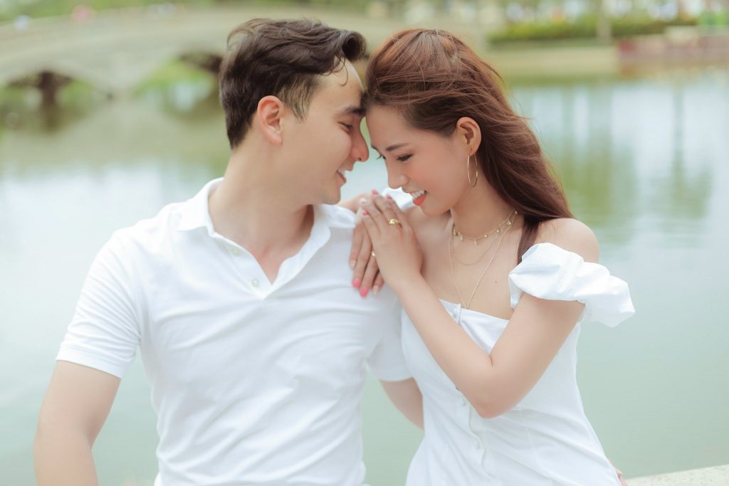 Bộ ảnh couple chụp ngoại cảnh tại Landmark- HThao Studio