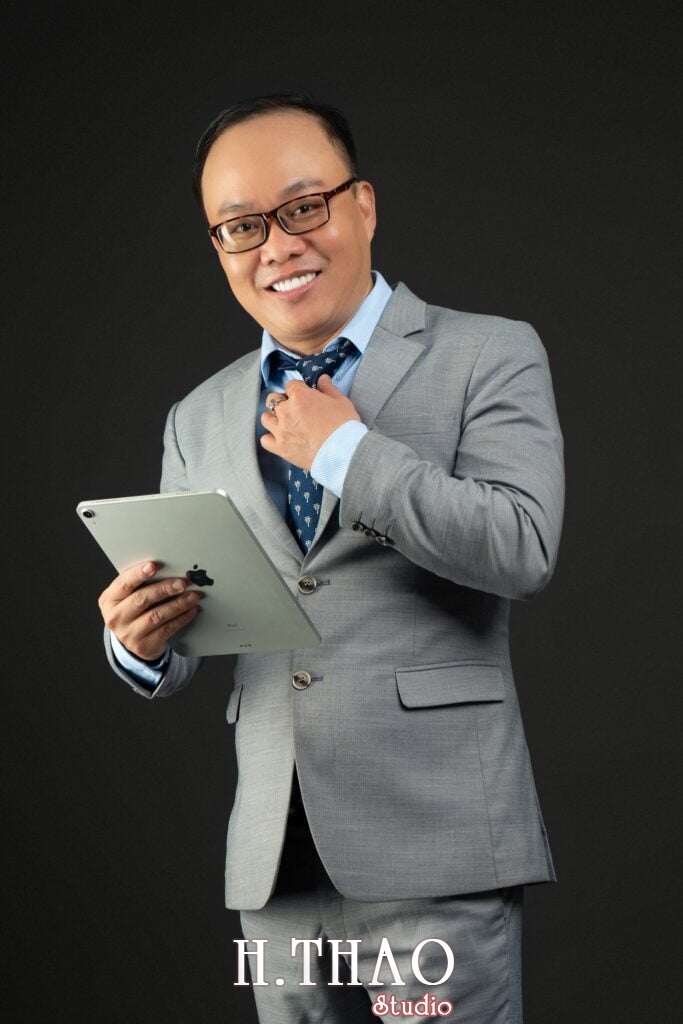 Album ảnh giảng viên, tiến sĩ Duy Ân trẻ tuổi năng động - HThao Studio