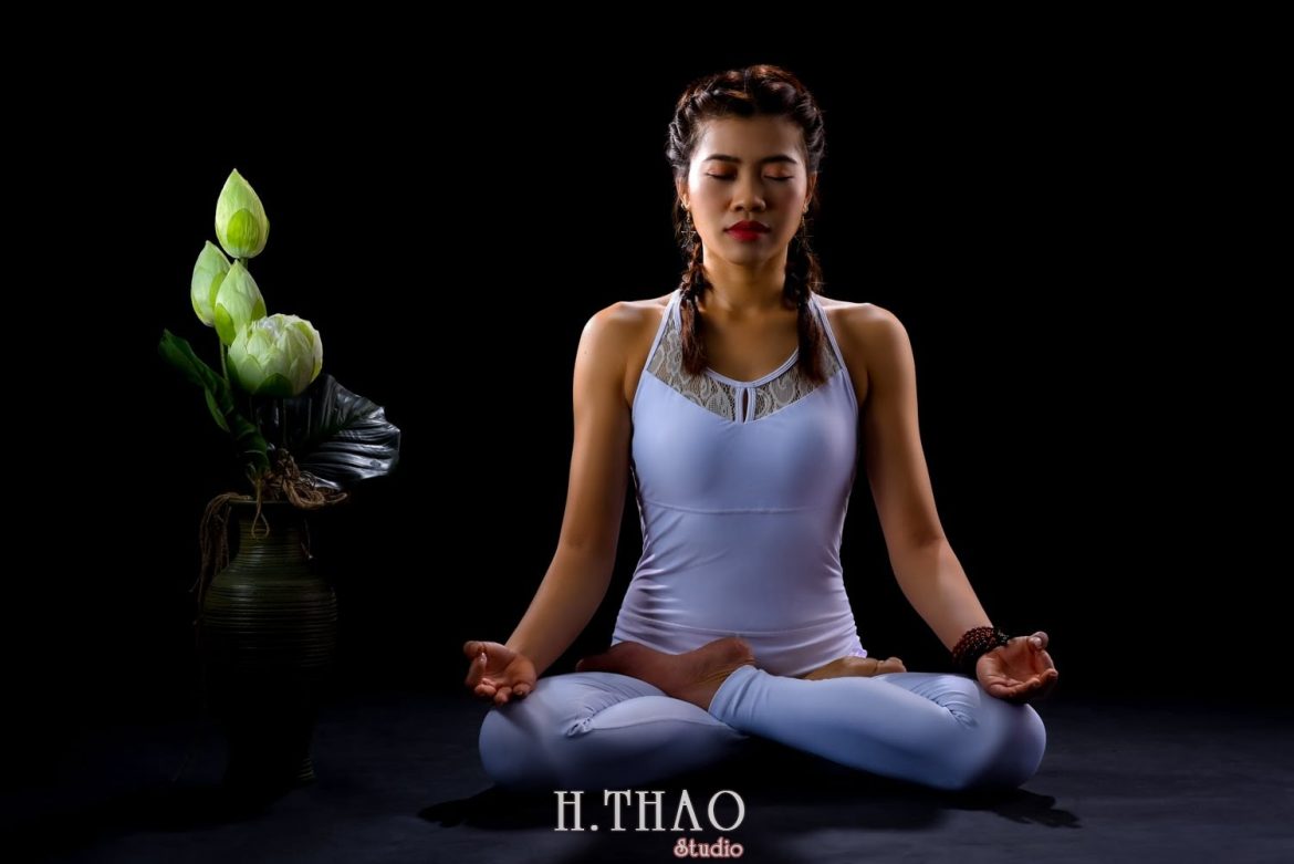 Bộ ảnh Yoga chụp trong studio tuyệt đẹp – HThao Studio